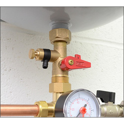 Tesla Expansion Vessel Service Valve | Toolstation