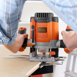 Black & Decker 1200W 1/4in Plunge Router +6 Bits 230V | Toolstation