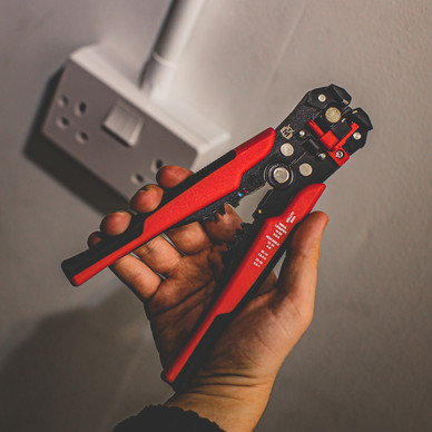 Minotaur Automatic Wire Stripper Toolstation