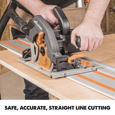 Circular saws at toolstation store