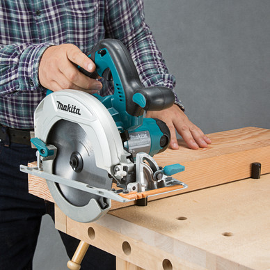 Toolstation electric saw store