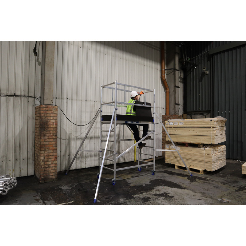 Werner Pro Plus Tower Platform Height 1.65m 1500 x 600 x 2660 | Toolstation