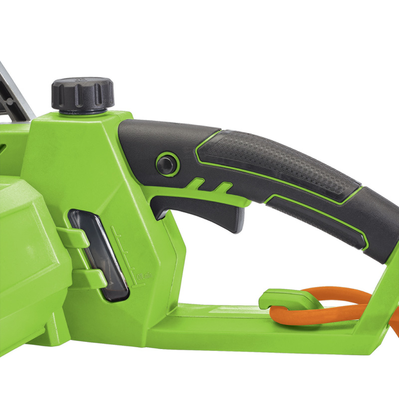 Draper 1.8kW 35cm Chainsaw 230v | Toolstation