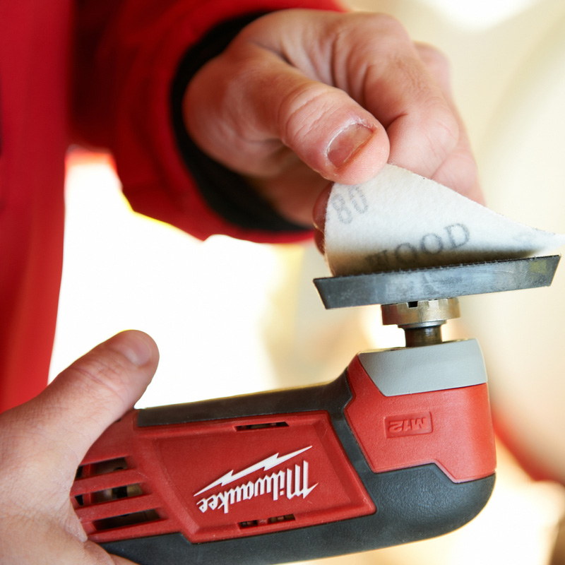 Milwaukee M12 Compact Multi tool 2 x 4.0Ah | Toolstation