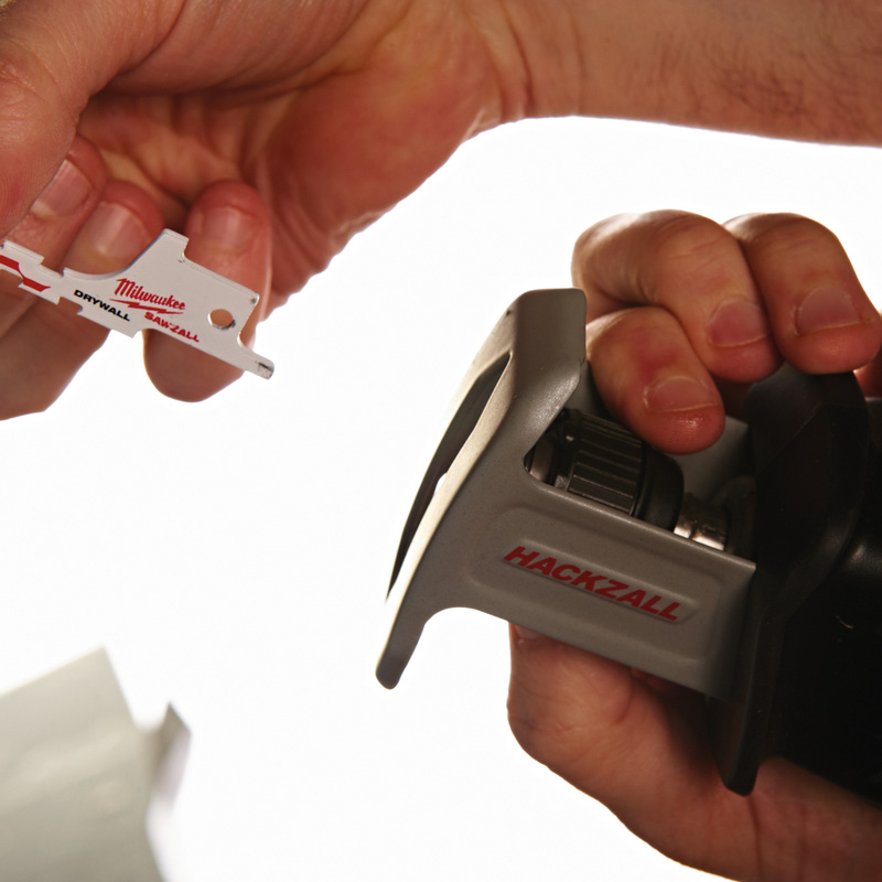 Milwaukee M12 Compact Hackzall 2 x 2.0Ah | Toolstation