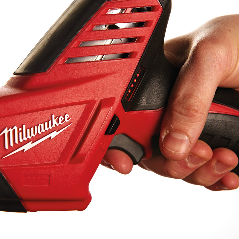 Milwaukee M12 Compact Hackzall 2 x 2.0Ah | Toolstation